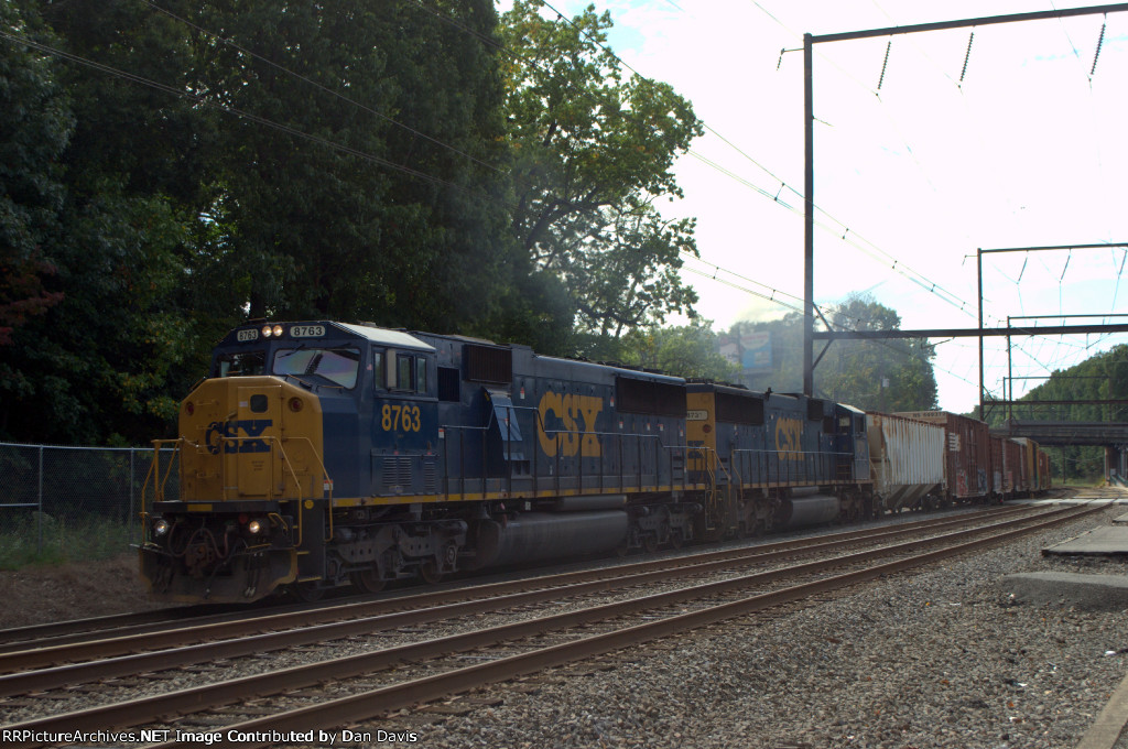 CSX SD60M 8763 leads Q410